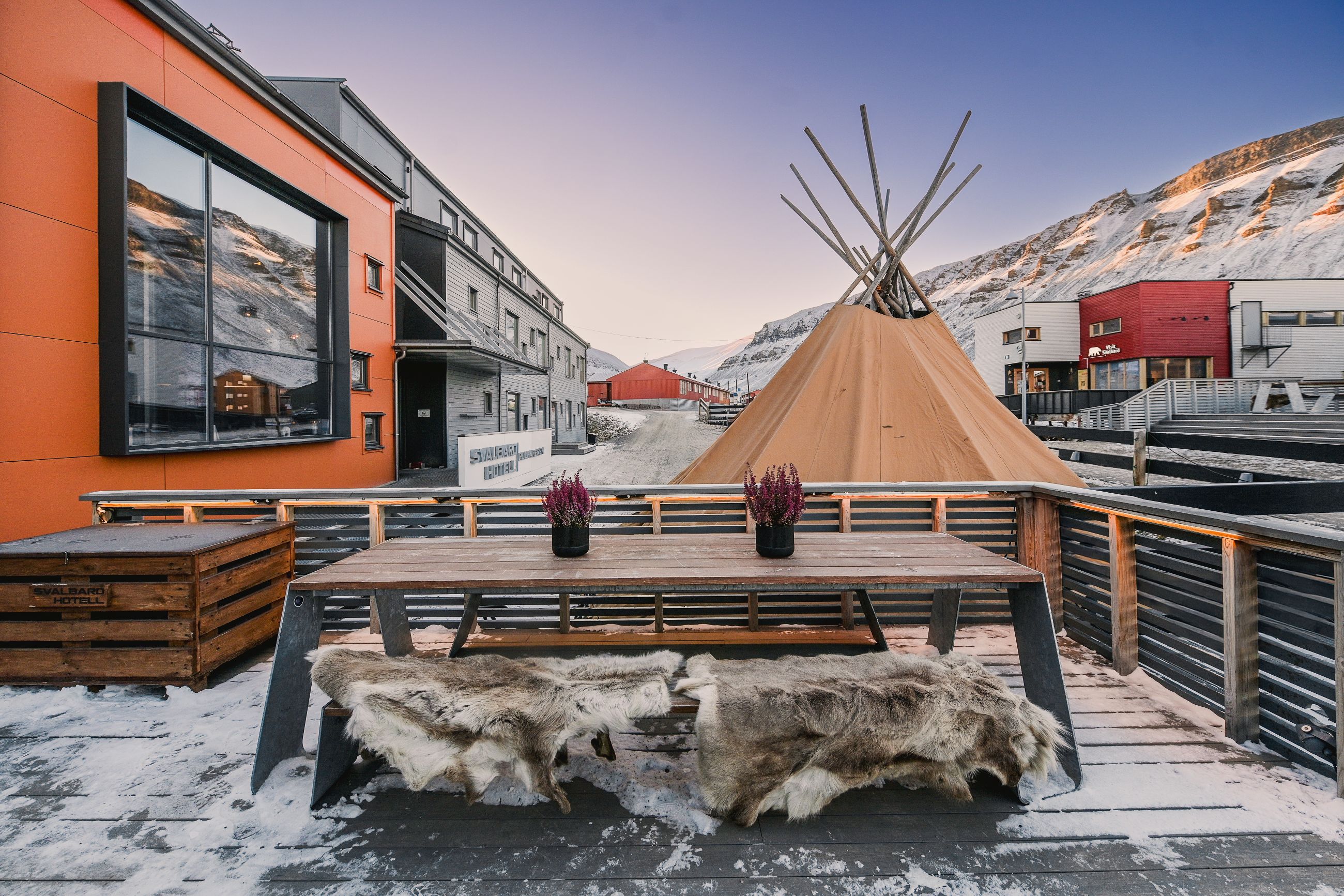 svalbard hotels